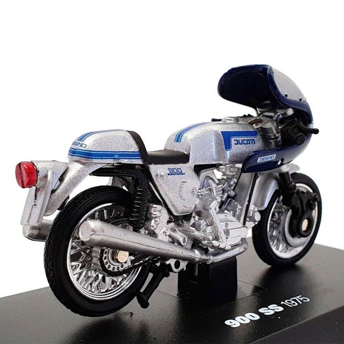 Machetă moto New Ray [1:32] - Ducati 900 SS - 1975